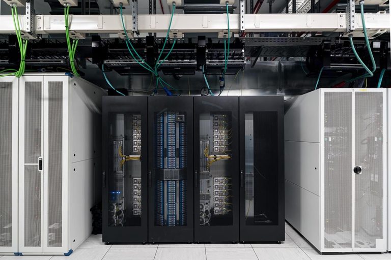 Las ventajas de una meet-me room en un data center - Adam - Data Center